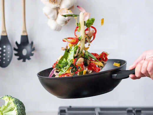 MasterChef Guides - How To Chose The Right Pans & Cookware – Masterchef US